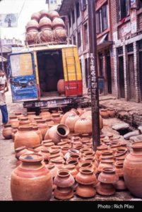 Minibus being laoded with new pottery at Thimi in 1991 | Bhaktapur.com